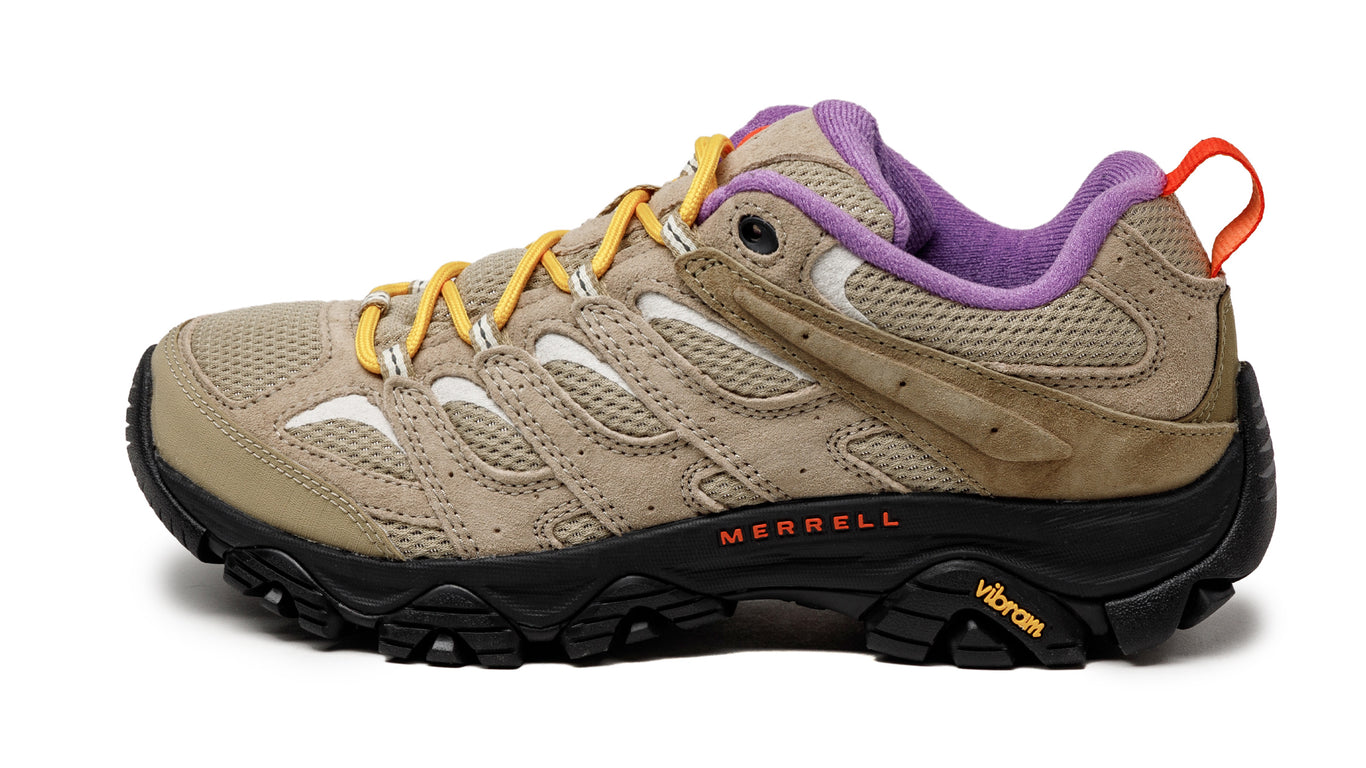 Merrell trekking store